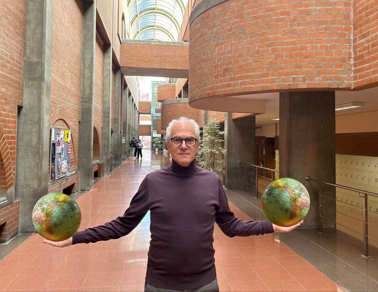 Nueva entrevista a Luis Fernando Lobejón sobre la globalización - GEEDS